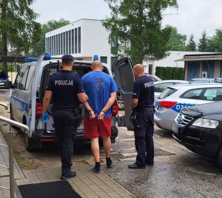 Areszt za usiłowanie doprowadzenia do poddania się innej czynności ...